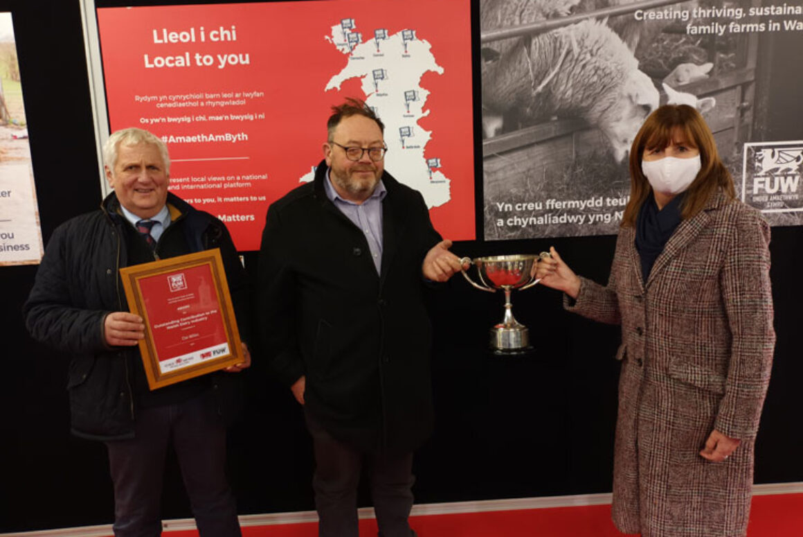 Dairy Farmer Gets Special Dairy Award from FUW | Welsh Country