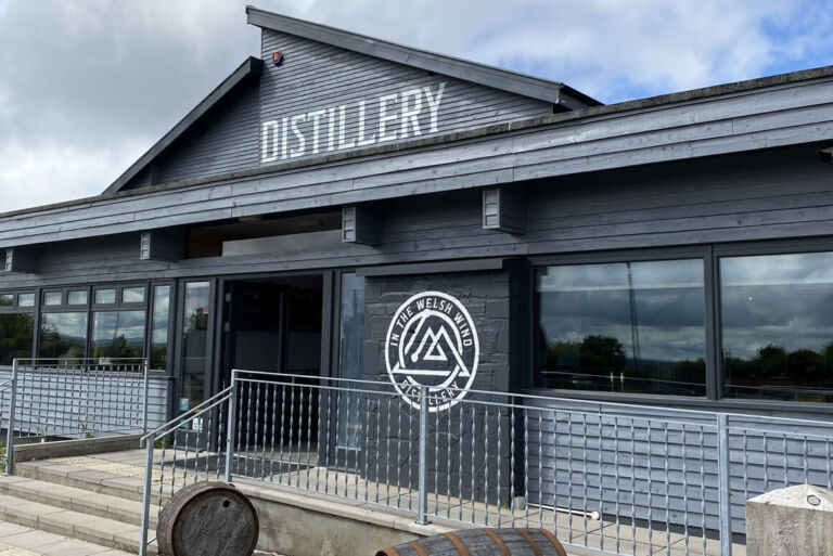 Dà Mhìle Distillery | Welsh Country