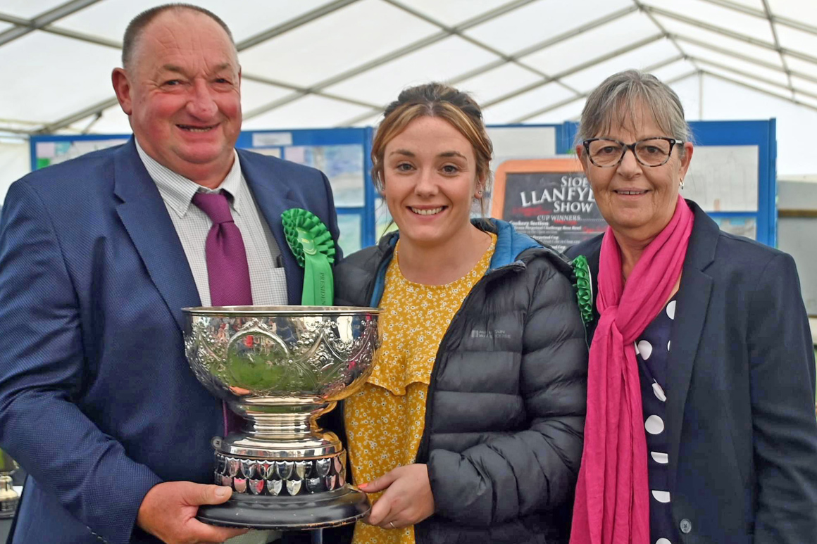 Records Set as Successful Llanfyllin Show Attracts Large Crowd | Welsh ...